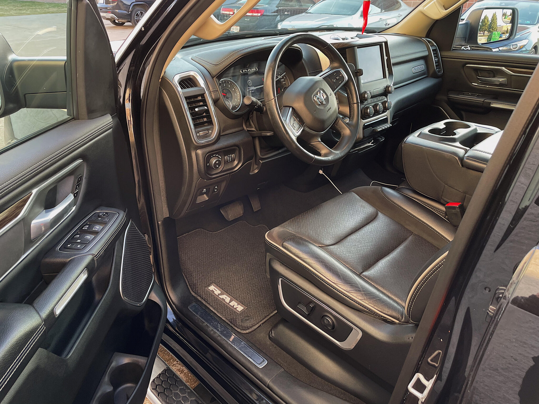 Interior Detailing » Delicate Detailing